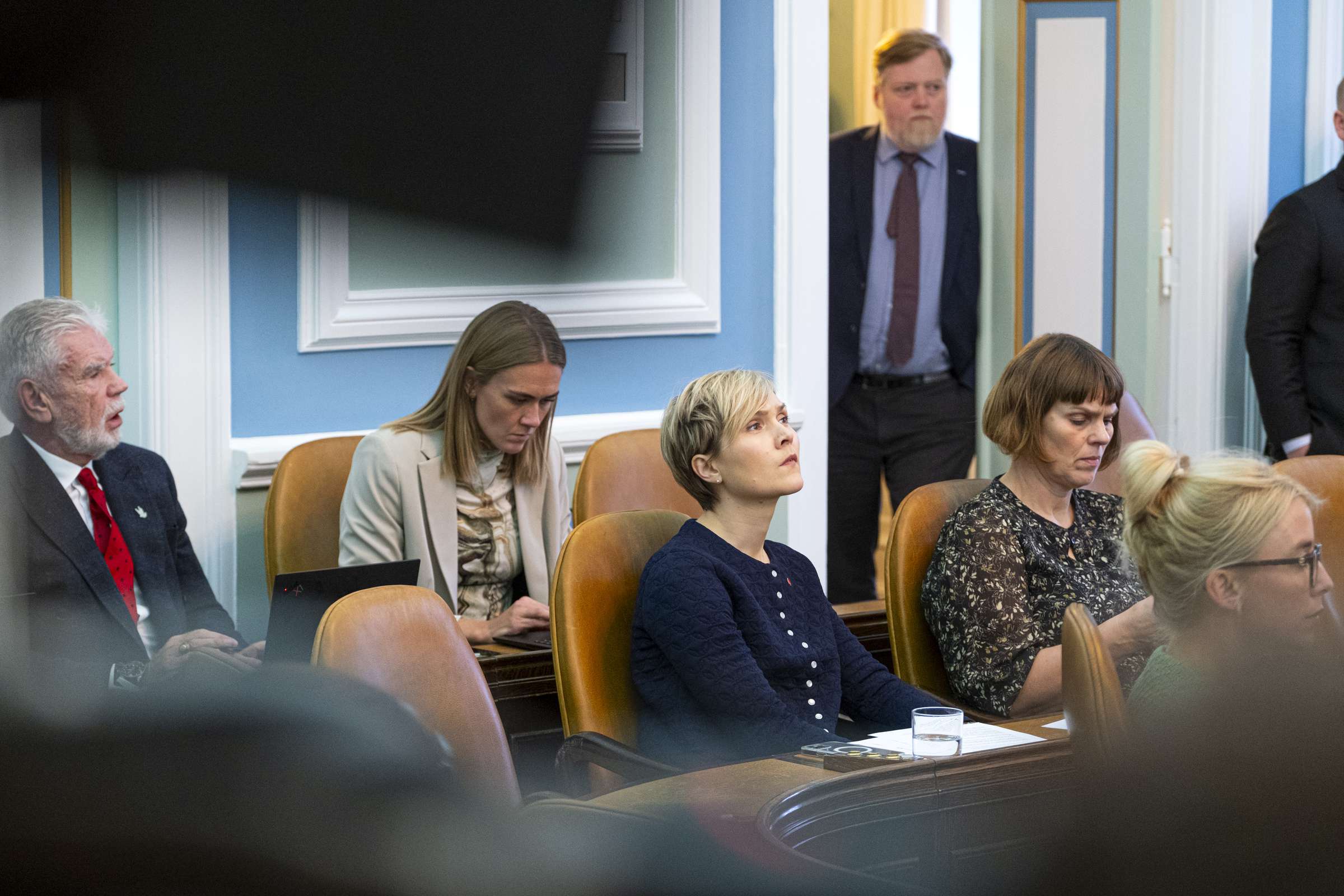 Samfylkingin mælist með fleiri þingmenn en stjórnarflokkarnir til ...