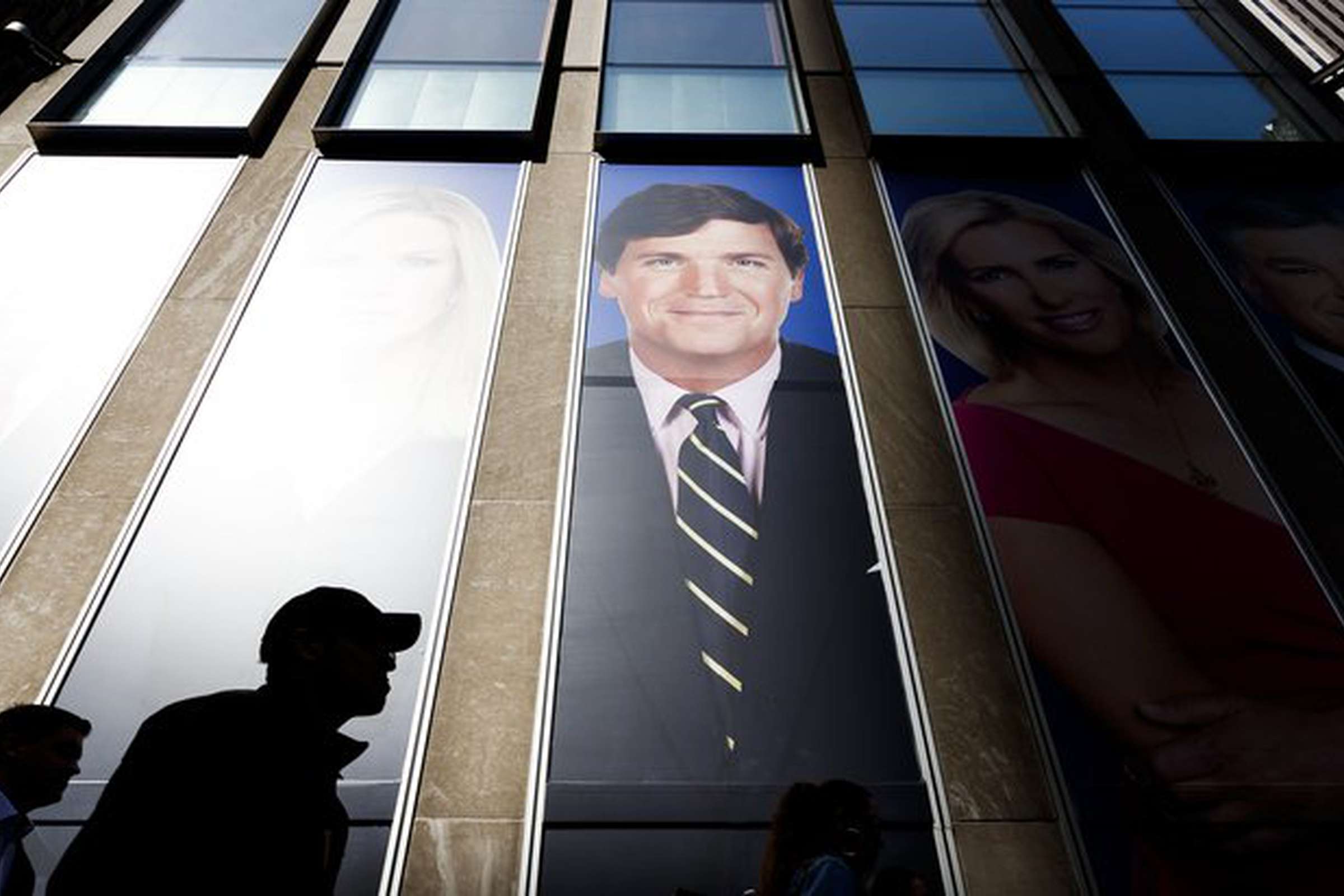 Tucker Carlson hættir hjá Fox News - Heimildin