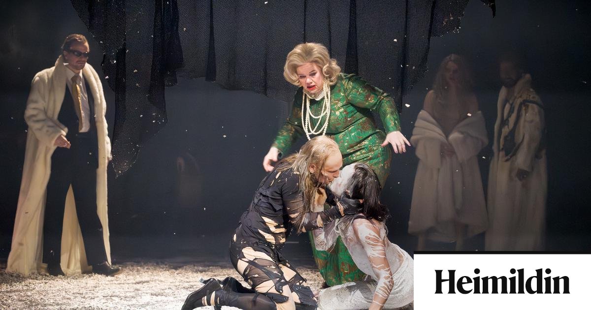 Atli á stóra sviðinu en Kristín ákvað að hverfa úr leikhúsinu - Heimildin